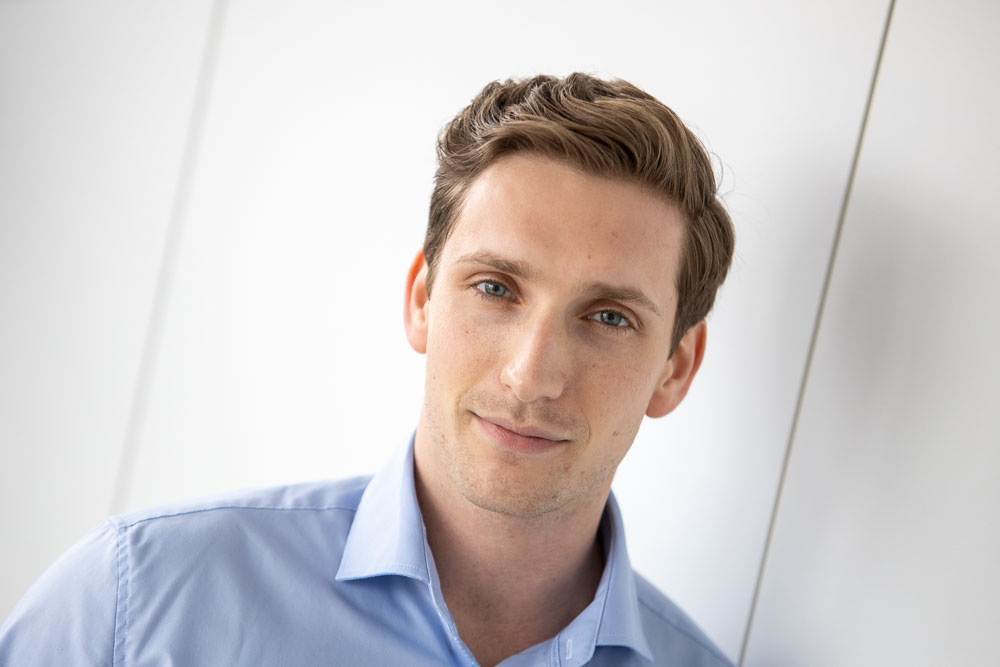 Using an app to combat skin conditions: Nia Health receives millions in ...